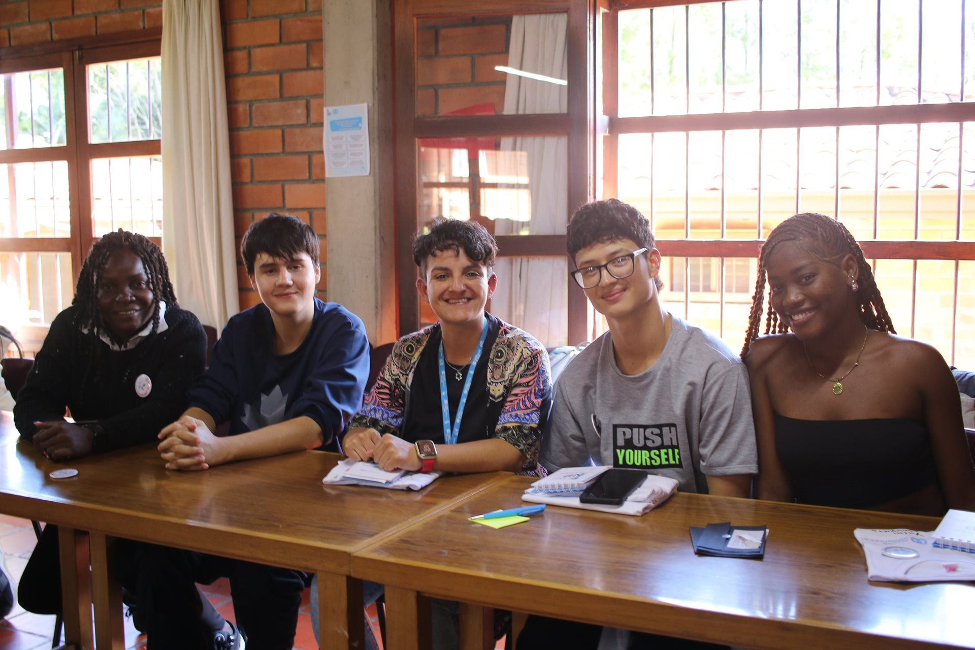 ¿Qué pasa con las y los jóvenes que egresan del ICBF cuando cumplen 18 años? - Aldeas Infantiles ...